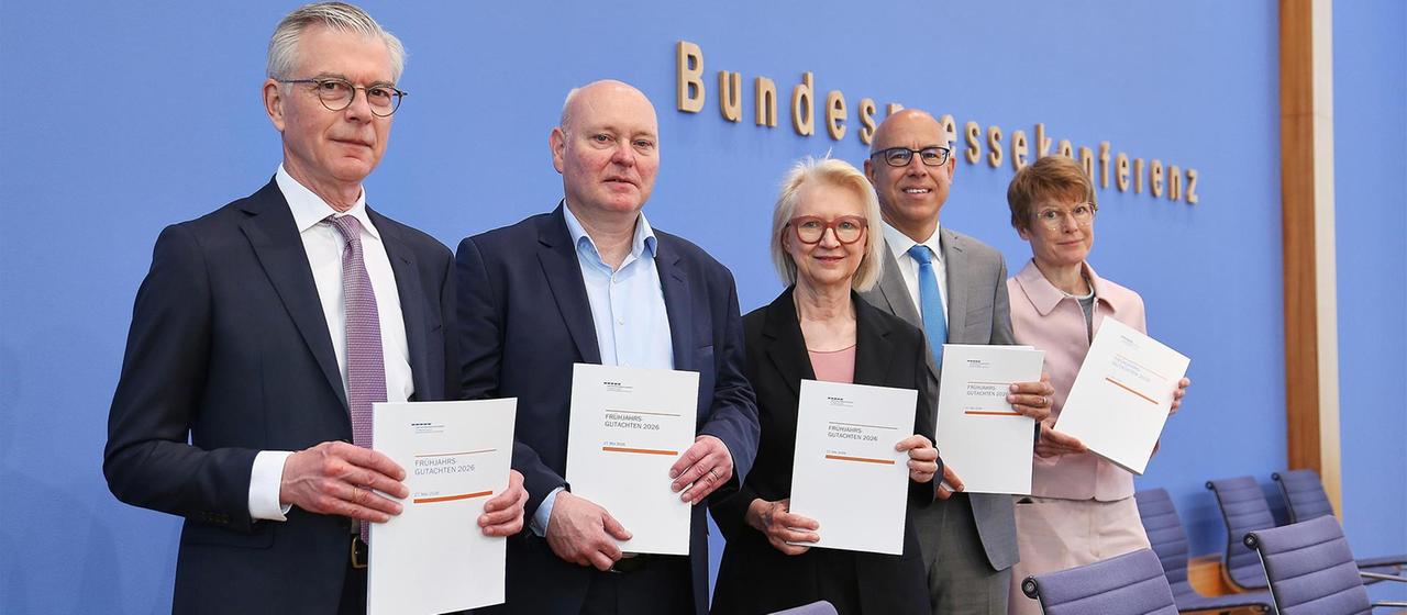 Frühjahrsgutachten: Wirtschaftsweise senken Prognose deutlich ...