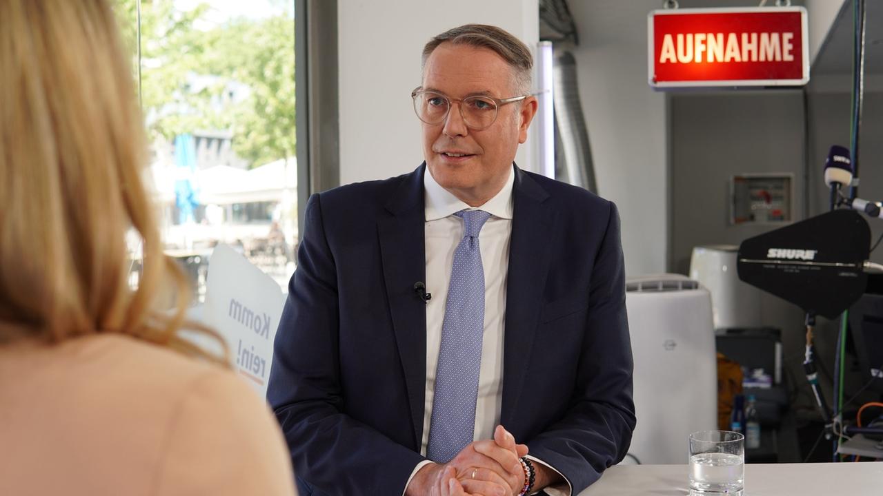 Rheinland-Pfalz: Alexander Schweitzer: SPD befragt Mitglieder nach ...