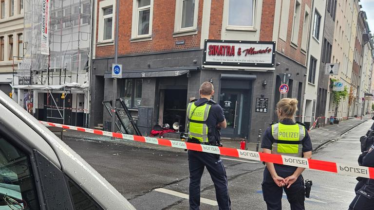 Explosion vor Bar in Köln | tagesschau.de