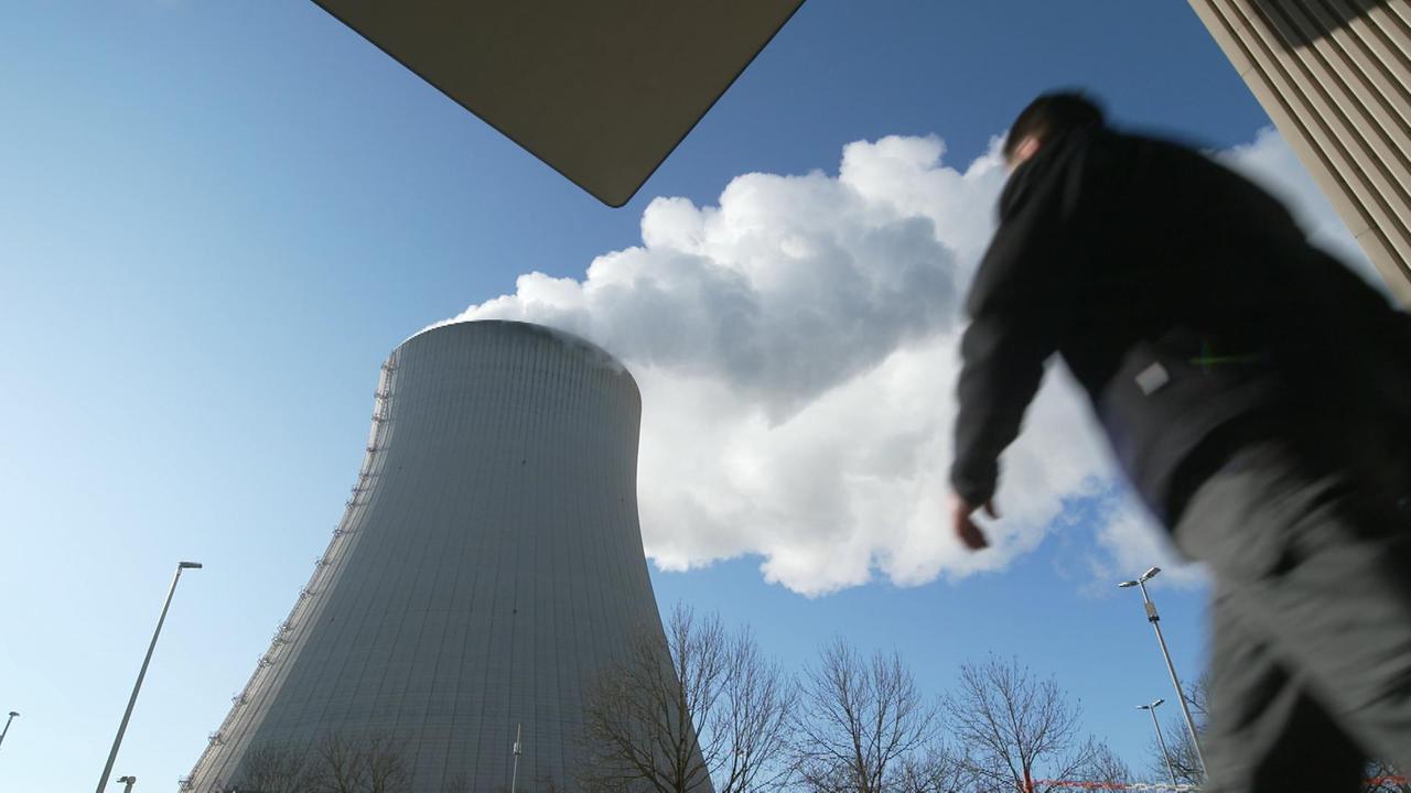 AKW Isar II: Wie ein roter Knopf das Atomzeitalter beendet | tagesschau.de