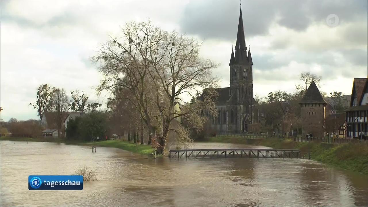 Hochwasserlage in vielen Gegenden in Deutschland nochmals verschärf wegen Dauerregen | tagesschau.de