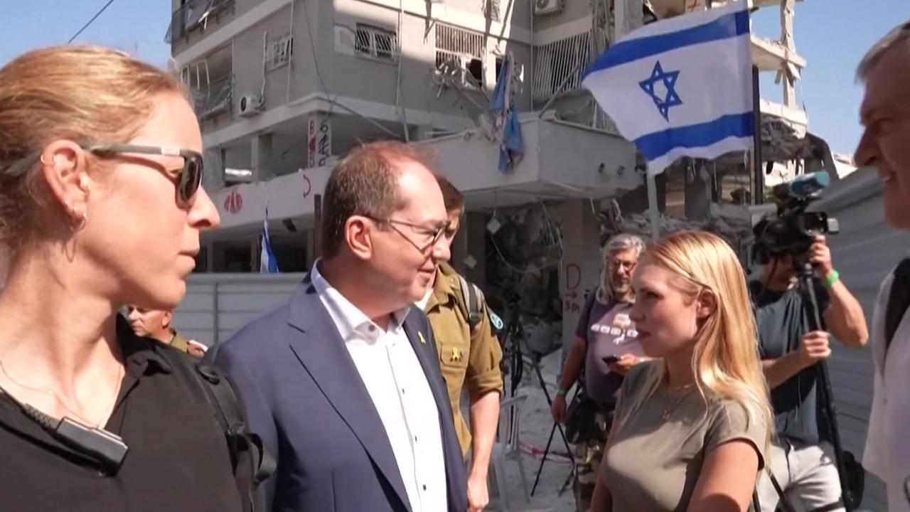 Bundesinnenminister Dobrindt spricht Israel bei Besuch Unterstützung für Angriffe auf den Iran ...