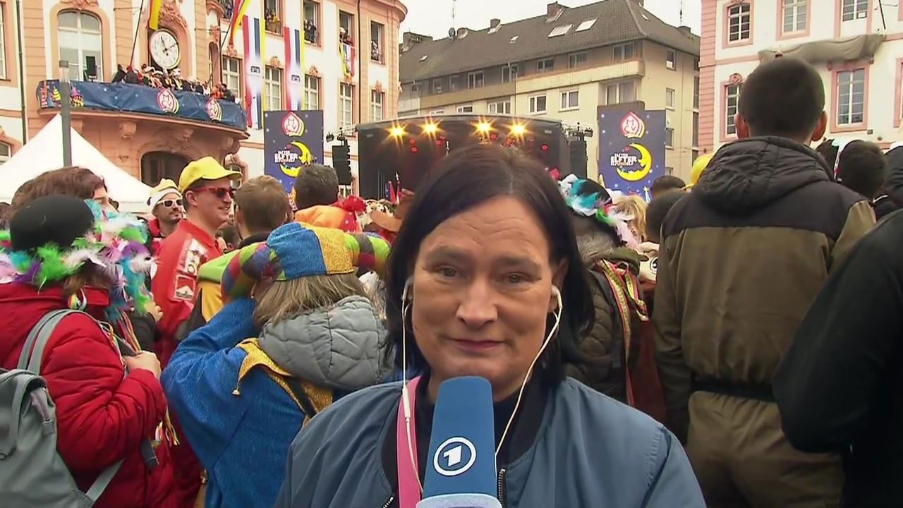 Marion Kerstholt, WDR, zu den Sicherheitsvorkehrungen und zur Stimmung ...