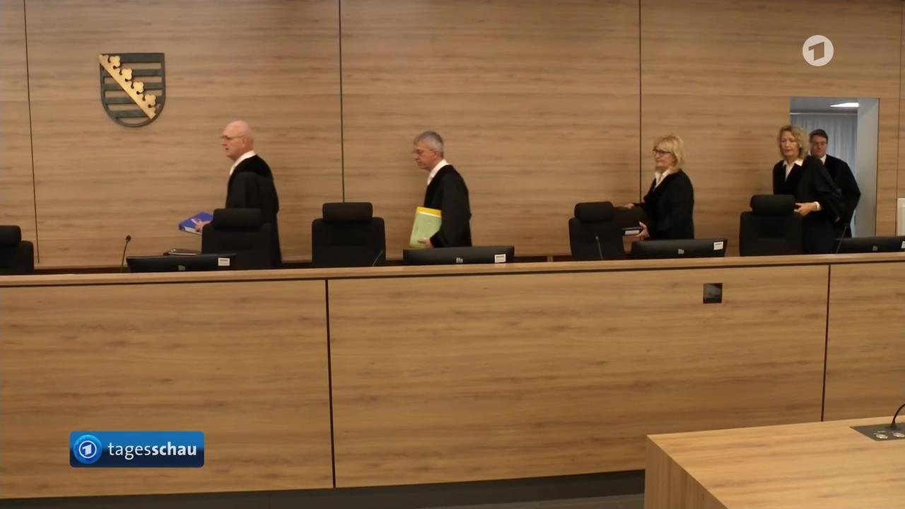 NSU-Terroristin Zschäpe sagt bei Verfahren als Zeugin aus | tagesschau.de