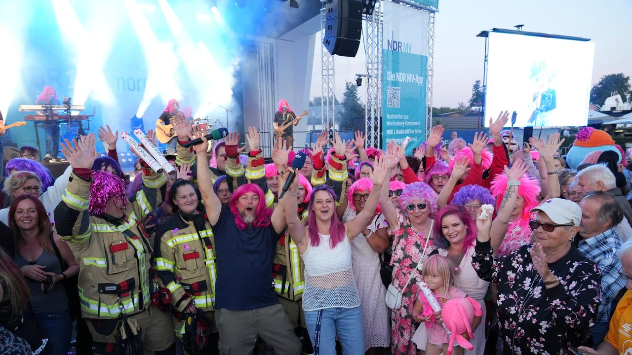 Bilderstrecke: So war die NDR MV Sommerparty in Ueckermünde | tagesschau.de