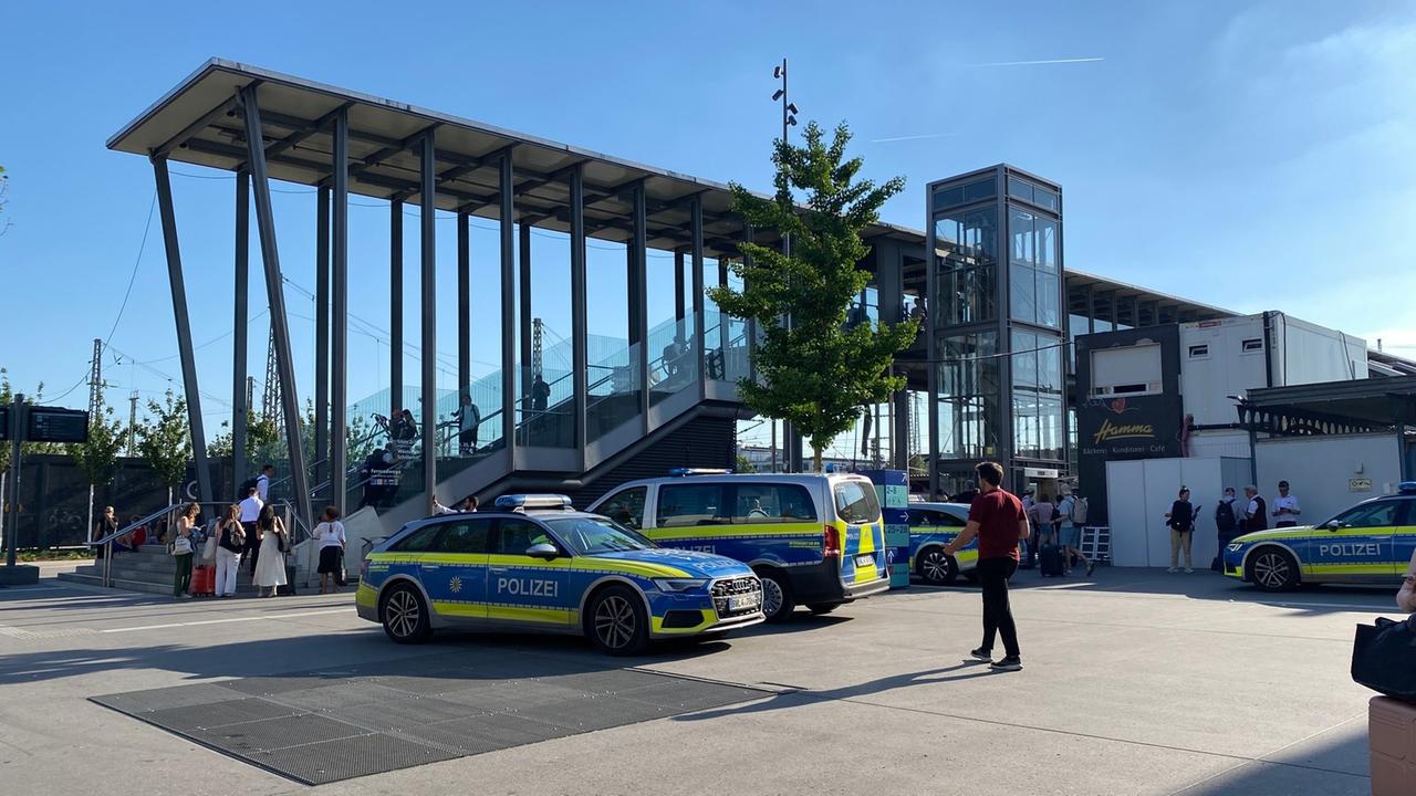 Baden-Württemberg: BW-Newsticker am Morgen: ICE evakuiert wegen ...