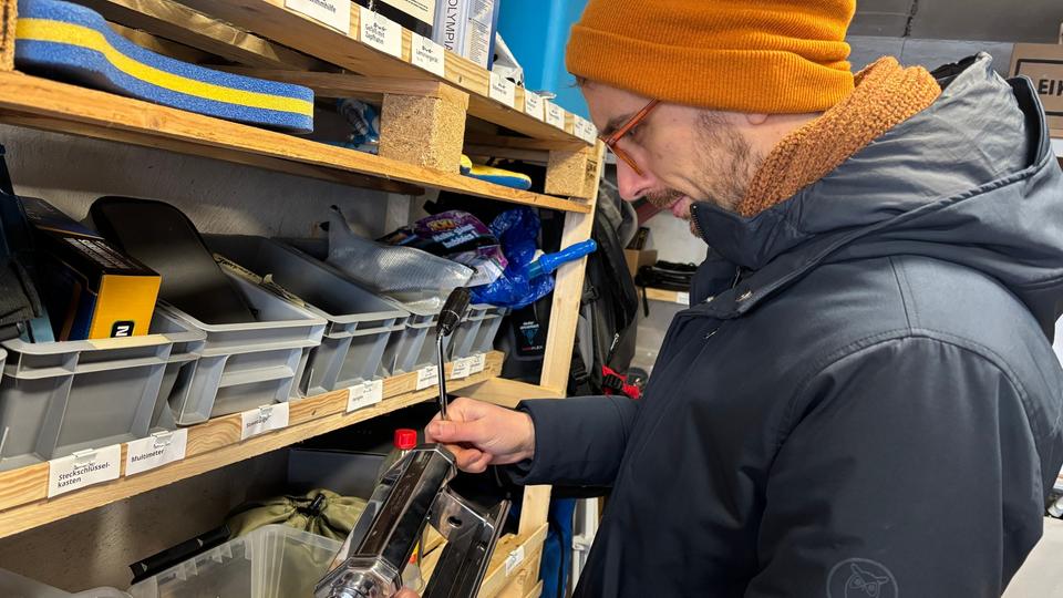 Bremen: Beamer, Bollerwagen, Bohrmaschine: Im Leihklub Bremen wird ...