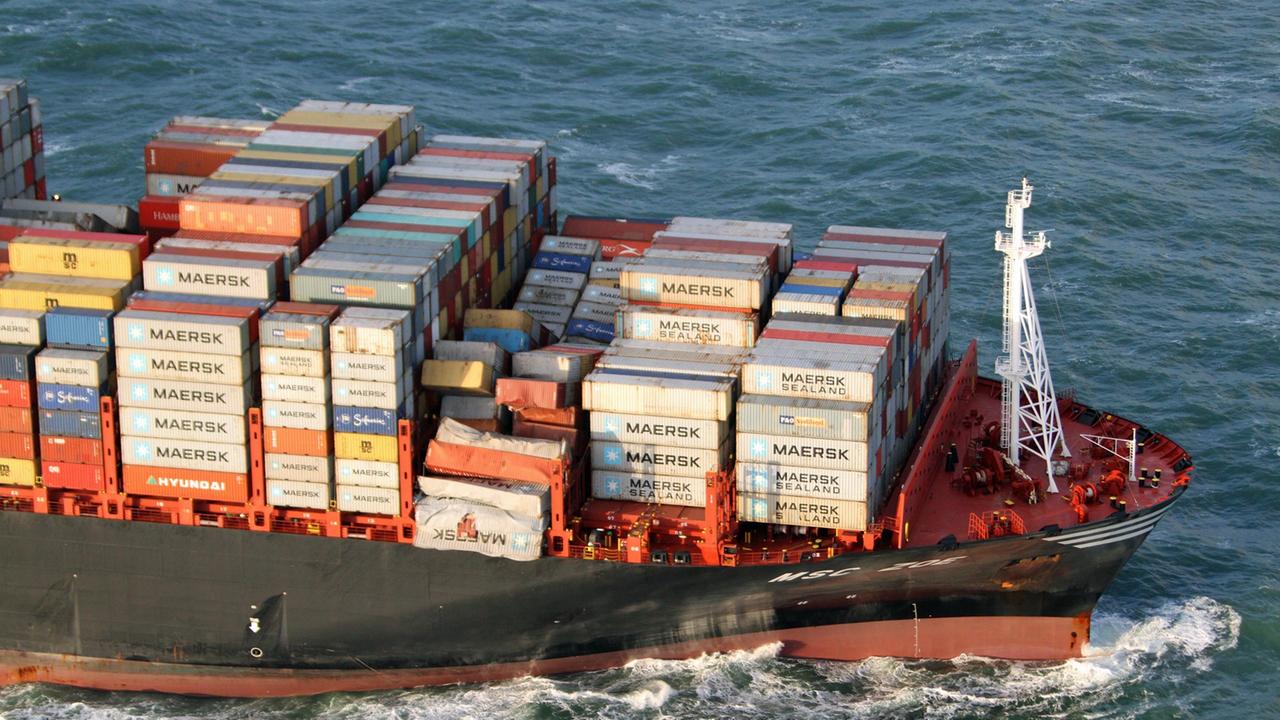 Bilderstrecke: "MSC Zoe": Container-Ladung wird Strandgut | tagesschau.de