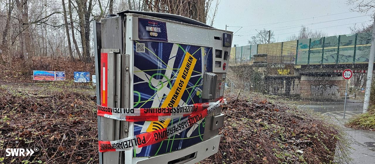 Baden-Württemberg: Wieder ein lauter Knall: Zigarettenautomat in ...