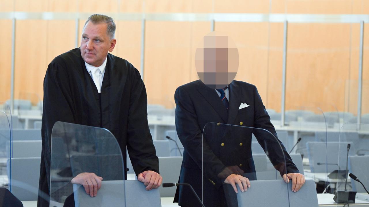 Gerichtsprozess - Ein Reserveoffizier und Spion? | tagesschau.de