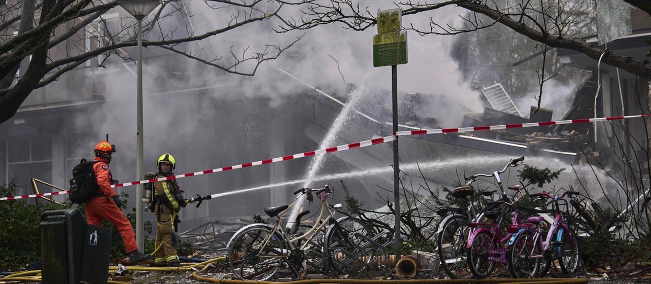 Polizei nimmt nach Explosionen in Den Haag drei Männer fest | tagesschau.de