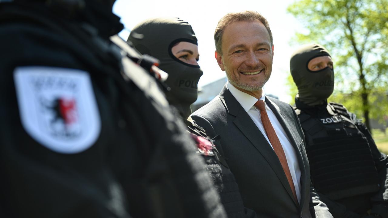 Kampf gegen Organisierte Kriminalität: Lindner will Zoll stärken ...