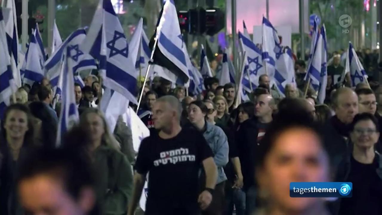 Hunderttausend Menschen demonstrieren in Israel erneut gegen geplante Justizreform der Netanyahu ...