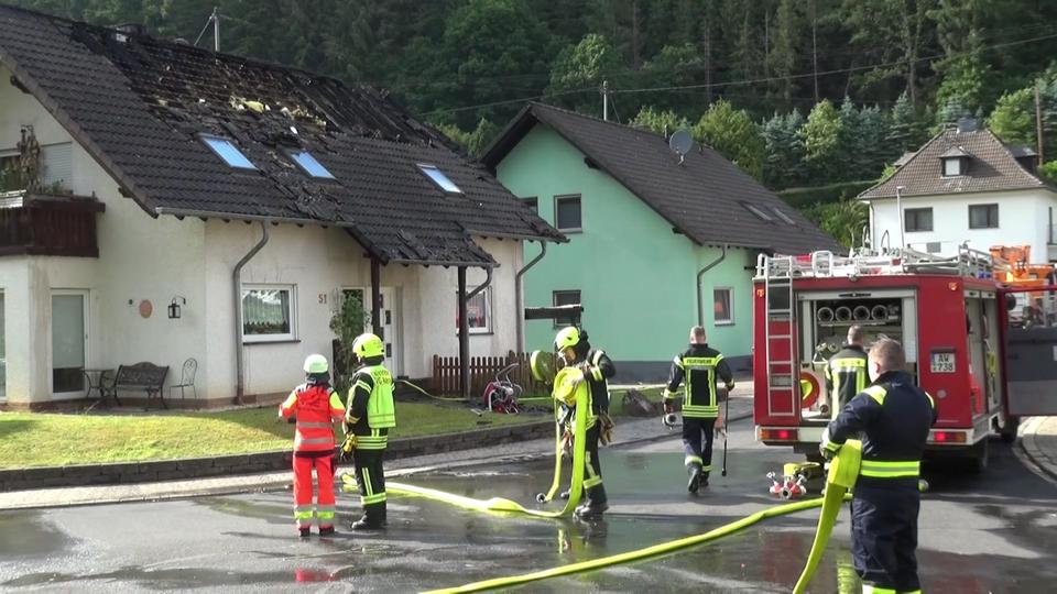 Rheinland-Pfalz: Brand in Leimbach: Zwei Einfamilienhäuser betroffen ...