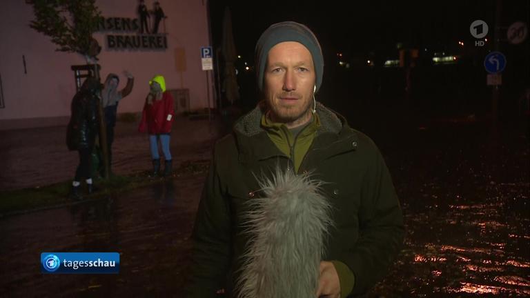 "Vor vier Stunden ist die historische Marke von zwei Metern gefallen ...