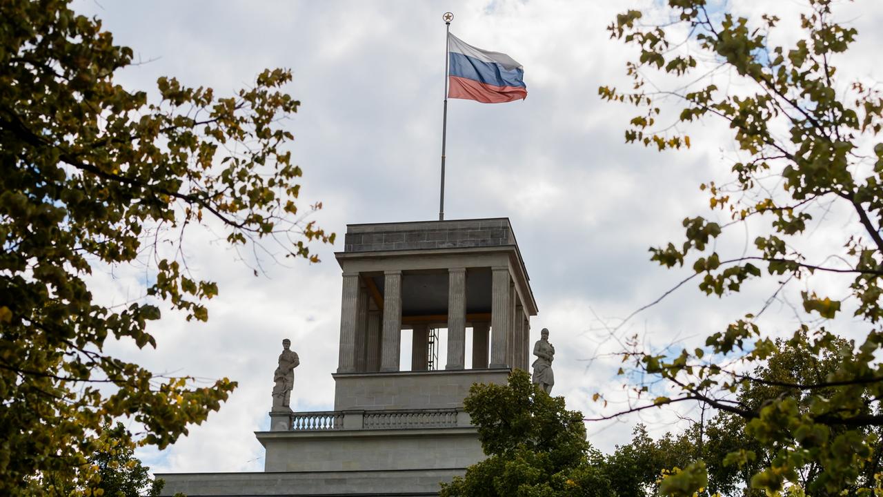 Spionage für Russland - Geltungssucht, Frust, Geldgier | tagesschau.de