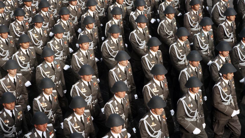 Forderung nach Einsatz früherer NVA-Soldaten als Bundeswehr-Reservisten ...