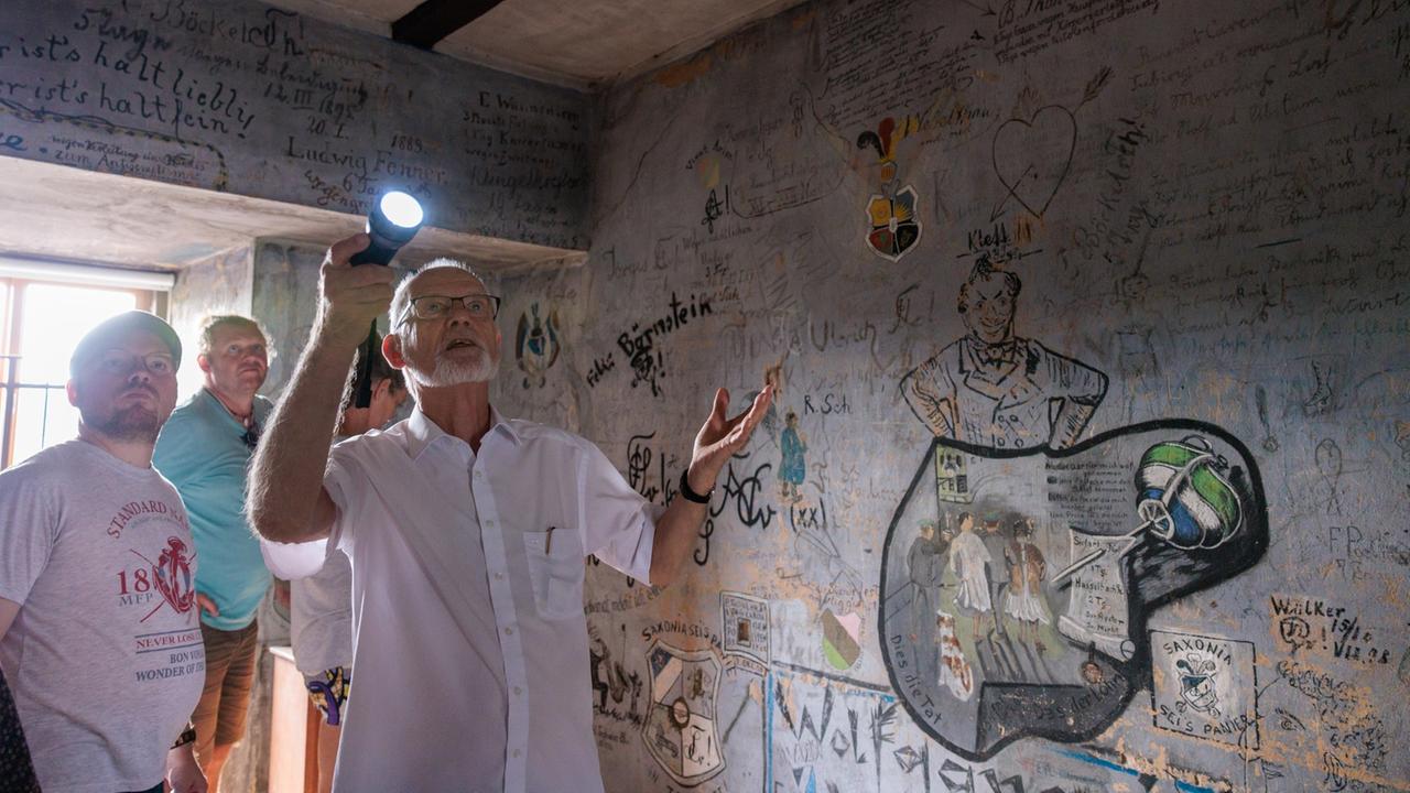 Xxxcom handi i was feeling FRISKY for the night and found