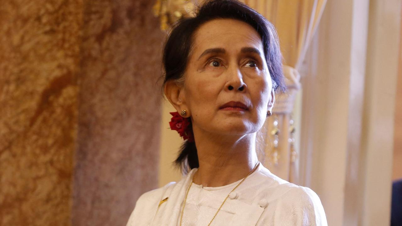 Myanmars Ex-Regierungschefin Suu Kyi aus Gefängnis in Hausarrest ...