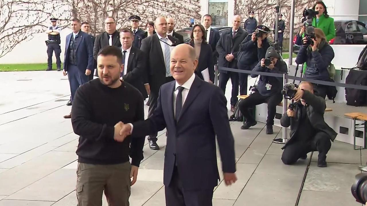 Treffen zu Bilateralem Sicherheitsabkommen zwischen Bundeskanzler Scholz und Ukraines Präsident ...
