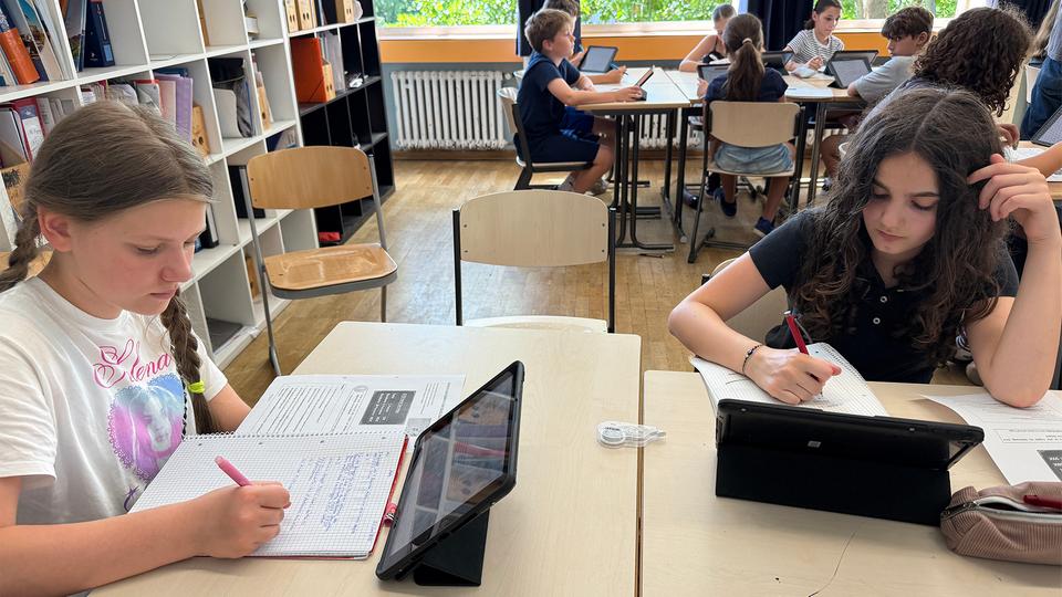 Wie ein Kölner Gymnasium KI im Schulalltag nutzt | tagesschau.de