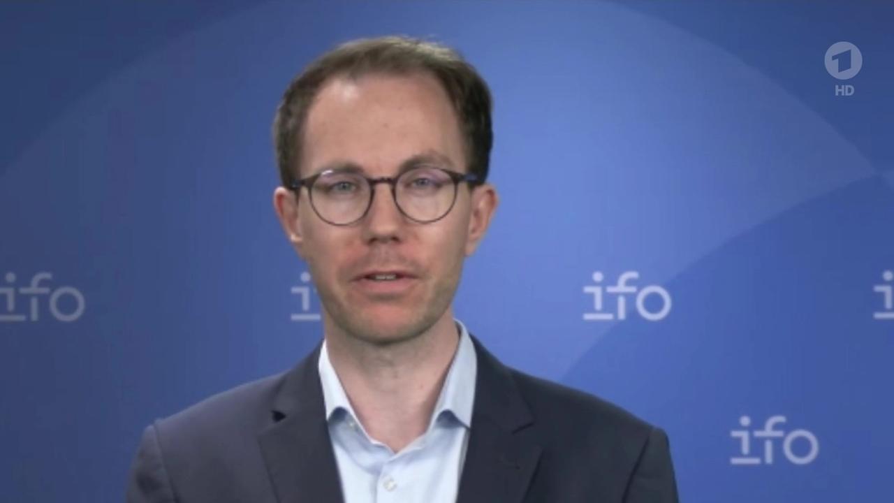 Andreas Baur, ifo Institut, zum Zollstreit mit den USA | tagesschau.de