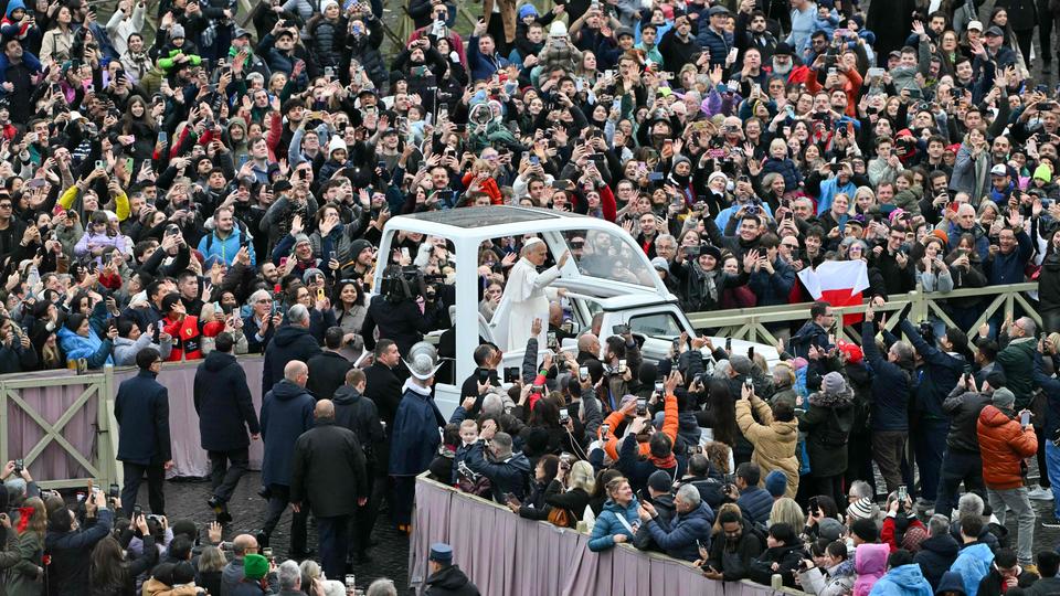 Papst Leo XIV. erinnert in Weihnachtsansprache an Opfer von Kriegen ...