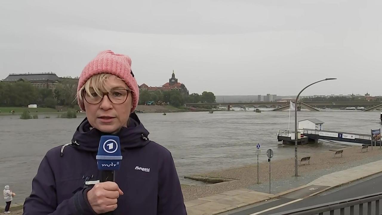 "Der Pegelstand liegt jetzt so bei ca. 4,70 Meter", Ines Adam, MDR, zur ...