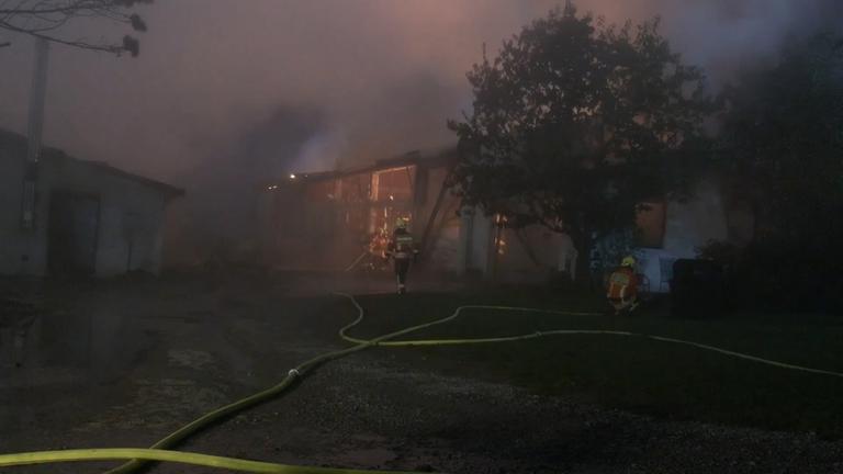 Millionenschaden bei Scheunenbrand in Rot am See: 50 Schweine verendet ...