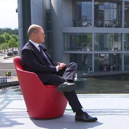 Bürgerdialog: Ein Gute-Laune-Kanzler mit wenigen Antworten | tagesschau.de