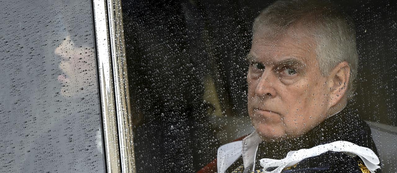 König Charles entzieht seinem Bruder Andrew alle Adelstitel | tagesschau.de