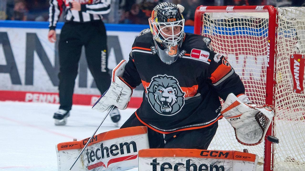 Brenda jazmin desnuda sayaka's first advertisement pics are