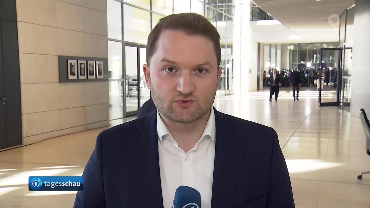 "Die enormen Schulden können jetzt kommen", Jannik Pentz, ARD Berlin ...