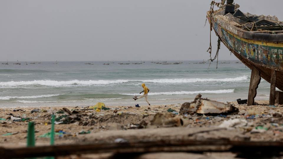 Fehlende Perspektiven im Senegal: Das sterbende Fischerdorf Fass Boye ...