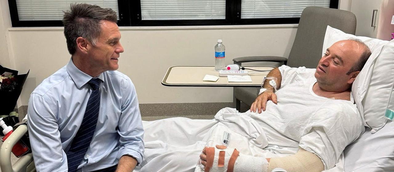 Passant entwaffnet Sydney-Attentäter und wird als Held gefeiert ...