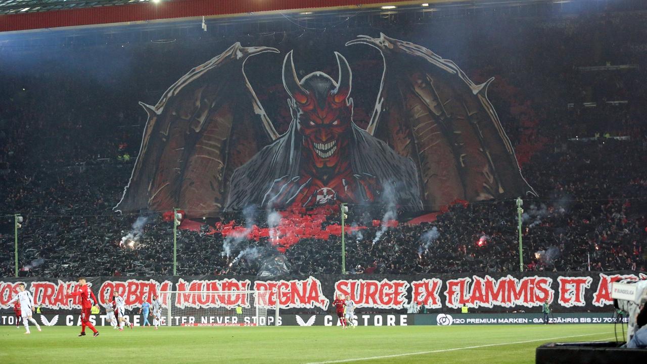 Rheinland-Pfalz: Die 10 spektakulärsten Choreos der Fans des FCK | tagesschau.de