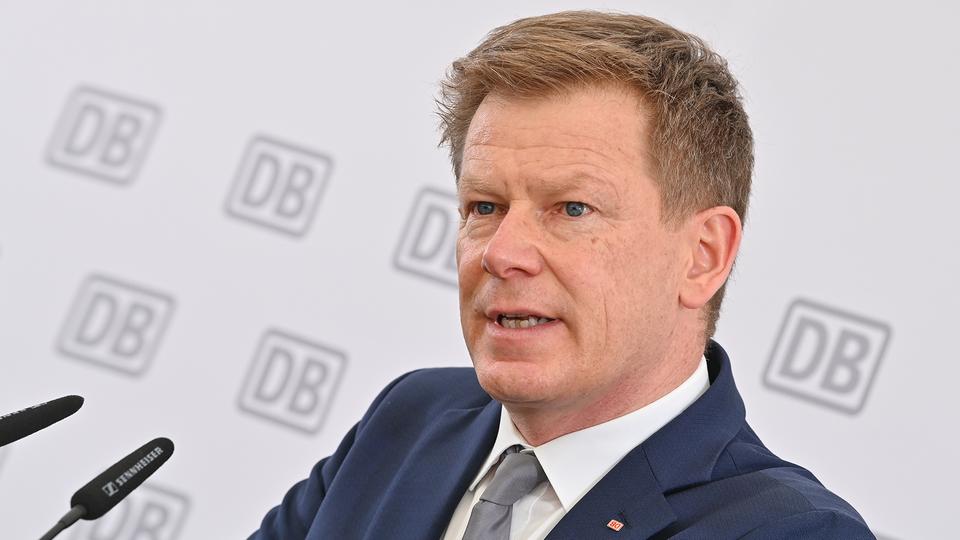 Boni trotz verfehlter Ziele: Weitere Millionen für die Bahnchefs ...